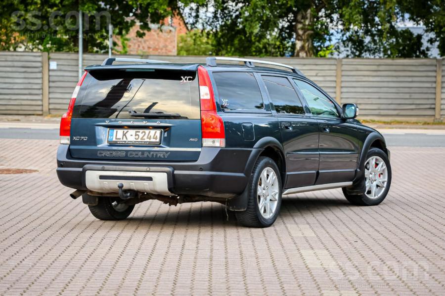 Blue Volvo XC70 2007 in Jelgava, with an engine capacity of 2.40 L and mileage of 0 thousand km for 3750 €, photo 5 on AUTOMOTO.COM.LV