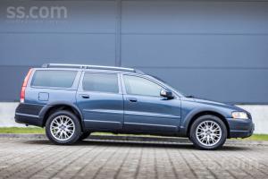 Zils Volvo XC70 2007 Rīga, ar dzinēja tilpumu 2.40 L un nobraukumu 347 tūkst. km par 4490 €, foto 4 vietnē AUTOMOTO.COM.LV