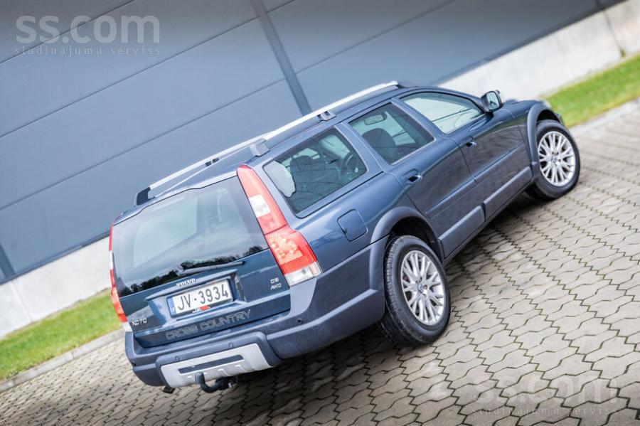 Zils Volvo XC70 2007 Rīga, ar dzinēja tilpumu 2.40 L un nobraukumu 347 tūkst. km par 4490 €, foto 9 vietnē AUTOMOTO.COM.LV