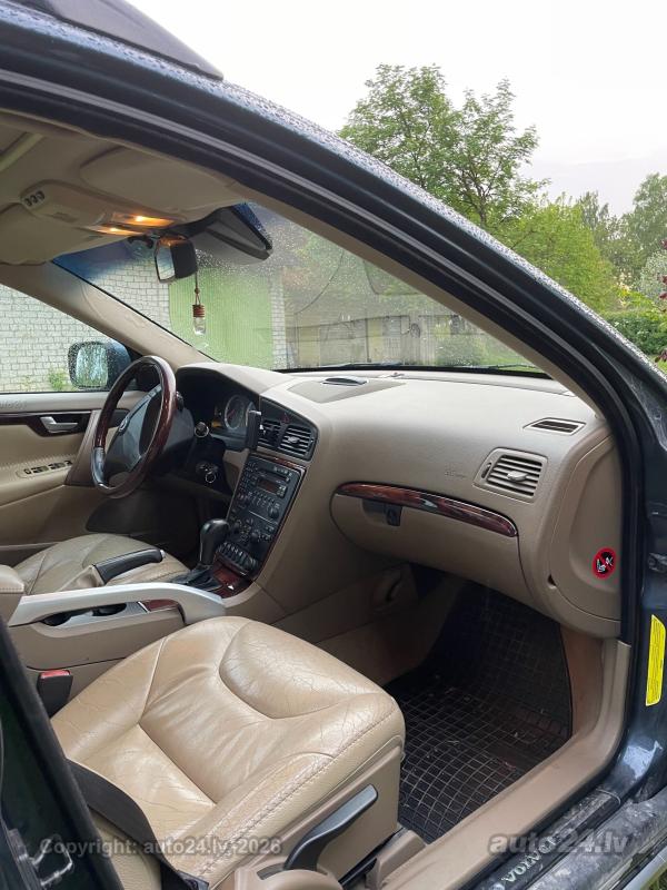 Blue Volvo XC70 2007 in Tallinn, with an engine capacity of 2.40 L and mileage of 434 thousand km for 4720 €, photo 7 on AUTOMOTO.COM.LV