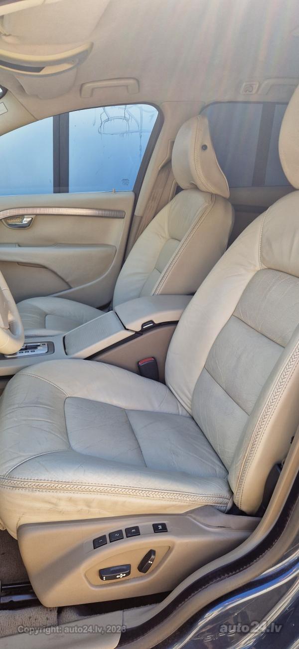 Zils Volvo XC70 2007 Tallina, ar dzinēja tilpumu 2.40 L un nobraukumu 328 tūkst. km par 5999 €, foto 10 vietnē AUTOMOTO.COM.LV