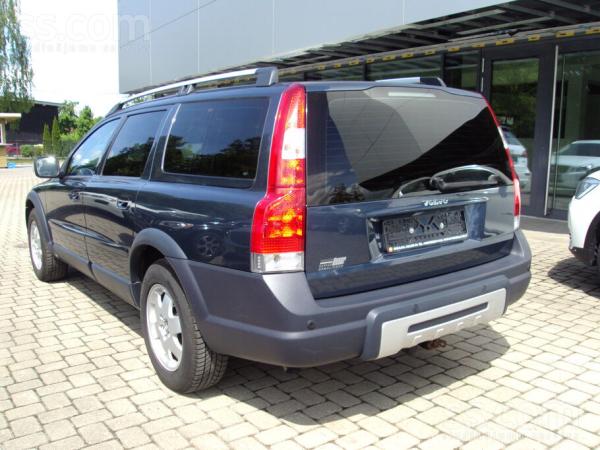 Blue Volvo XC70 2007 in Riga, with an engine capacity of 2.40 L and mileage of 214 thousand km for 7000 €, photo 4 on AUTOMOTO.COM.LV