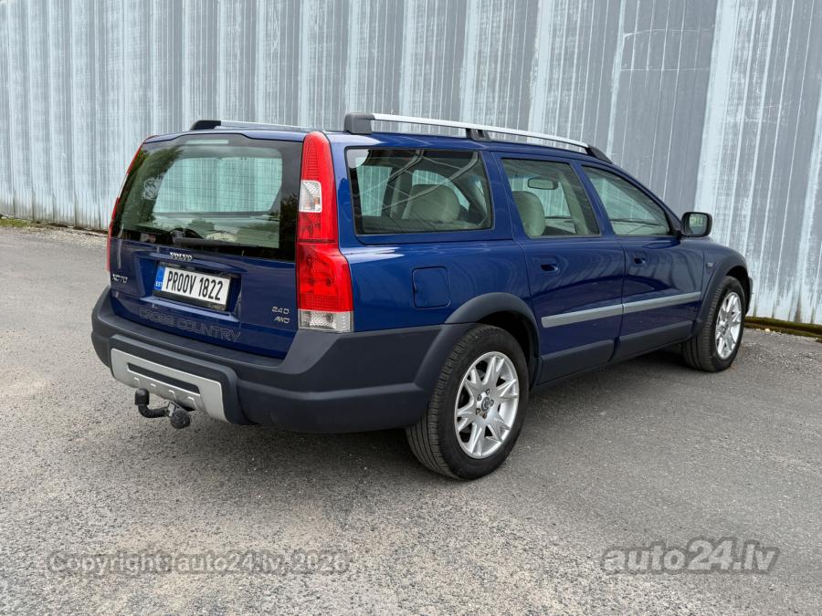 Blue Volvo XC70 2007 in Paide, with an engine capacity of 2.40 L and mileage of 299 thousand km for 6390 €, photo 3 on AUTOMOTO.COM.LV
