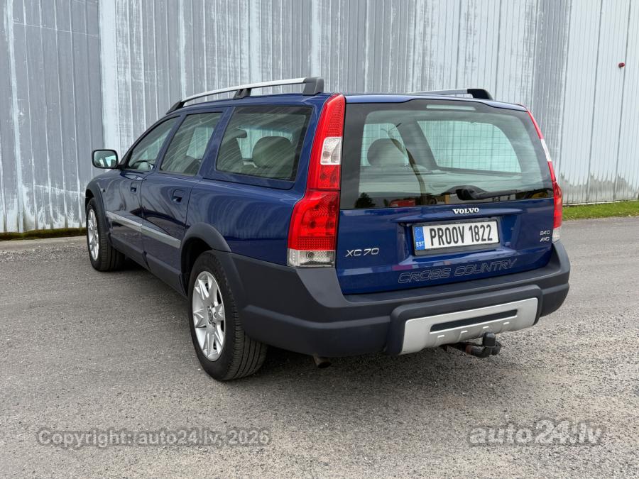 Blue Volvo XC70 2007 in Paide, with an engine capacity of 2.40 L and mileage of 299 thousand km for 6390 €, photo 6 on AUTOMOTO.COM.LV