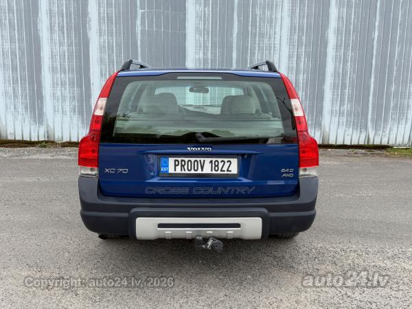 Blue Volvo XC70 2007 in Paide, with an engine capacity of 2.40 L and mileage of 299 thousand km for 6390 €, photo 7 on AUTOMOTO.COM.LV
