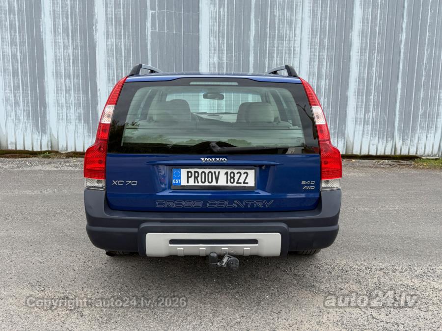 Blue Volvo XC70 2007 in Paide, with an engine capacity of 2.40 L and mileage of 299 thousand km for 6390 €, photo 8 on AUTOMOTO.COM.LV