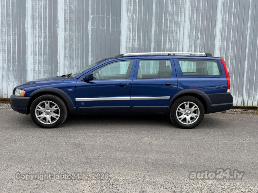 Blue Volvo XC70 2007 in Paide, with an engine capacity of 2.40 L and mileage of 299 thousand km for 6390 €, photo 9 on AUTOMOTO.COM.LV