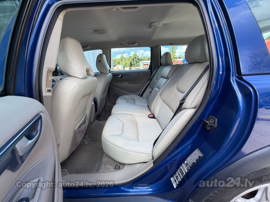 Blue Volvo XC70 2007 in Paide, with an engine capacity of 2.40 L and mileage of 299 thousand km for 6390 €, photo 20 on AUTOMOTO.COM.LV