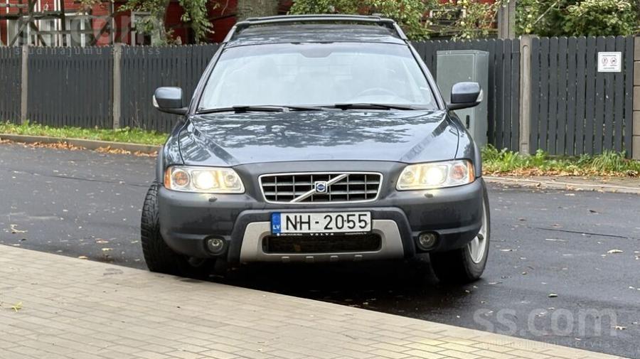 Zils Volvo XC70 2007 Jūrmala, ar dzinēja tilpumu 2.40 L un nobraukumu 289 tūkst. km par 4100 €, foto 4 vietnē AUTOMOTO.COM.LV