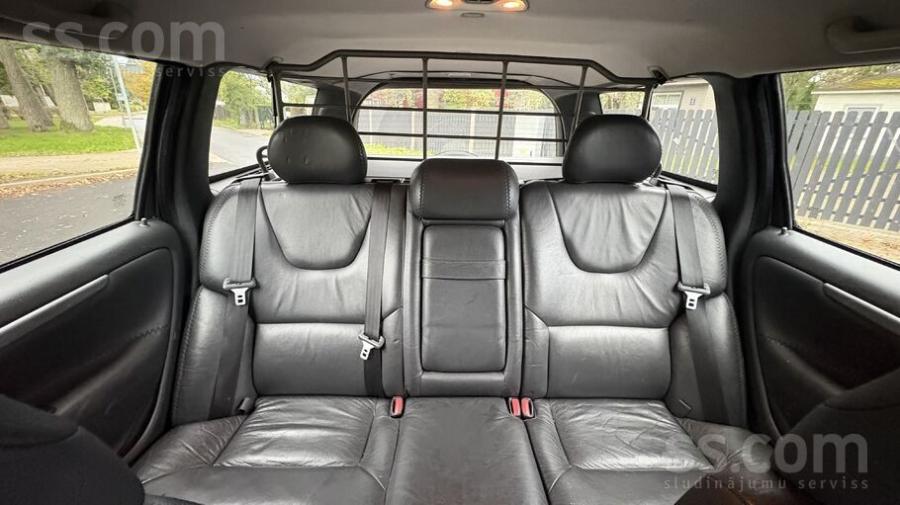 Zils Volvo XC70 2007 Jūrmala, ar dzinēja tilpumu 2.40 L un nobraukumu 289 tūkst. km par 4100 €, foto 12 vietnē AUTOMOTO.COM.LV