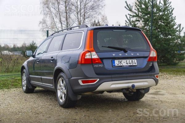 Zils Volvo XC70 2008 Rīga, ar dzinēja tilpumu 2.40 L un nobraukumu 353 tūkst. km par 5890 €, foto 4 vietnē AUTOMOTO.COM.LV