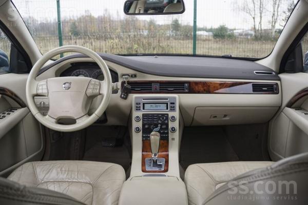 Zils Volvo XC70 2008 Rīga, ar dzinēja tilpumu 2.40 L un nobraukumu 353 tūkst. km par 5890 €, foto 10 vietnē AUTOMOTO.COM.LV