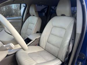 Zils Volvo XC70 2008 Tauragė, ar dzinēja tilpumu 2.40 L un nobraukumu 266 tūkst. km par 4700 €, foto 12 vietnē AUTOMOTO.COM.LV