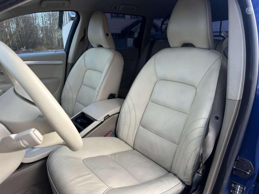 Zils Volvo XC70 2008 Tauragė, ar dzinēja tilpumu 2.40 L un nobraukumu 266 tūkst. km par 4700 €, foto 12 vietnē AUTOMOTO.COM.LV