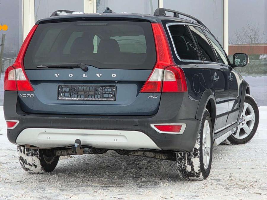 Blue Volvo XC70 2008 in Vilnius, with an engine capacity of 2.40 L and mileage of 272 thousand km for 7450 €, photo 7 on AUTOMOTO.COM.LV
