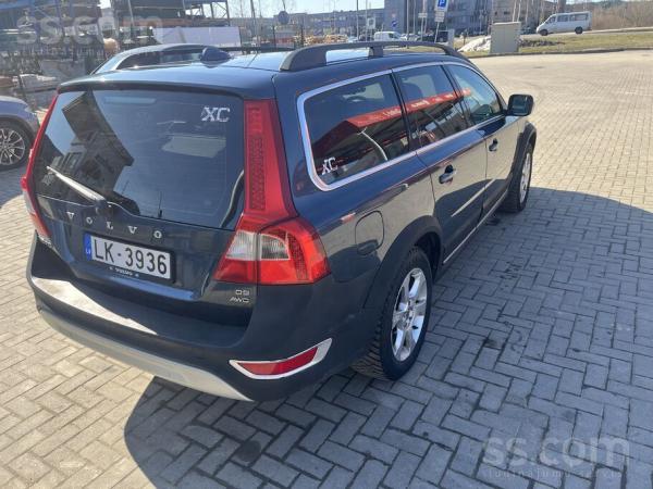 Blue Volvo XC70 2008 in Rezekne, with an engine capacity of 2.40 L and mileage of 233 thousand km for 5700 €, photo 2 on AUTOMOTO.COM.LV