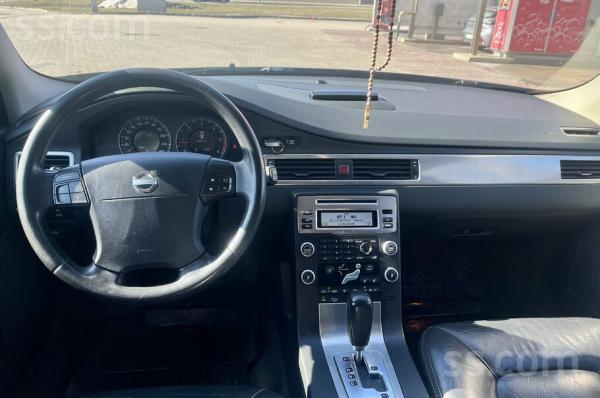 Blue Volvo XC70 2008 in Rezekne, with an engine capacity of 2.40 L and mileage of 233 thousand km for 5700 €, photo 5 on AUTOMOTO.COM.LV