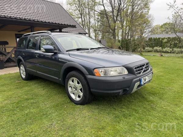 Blue Volvo XC70 2008 in Riga, with an engine capacity of 2.50 L and mileage of 215 thousand km for 4490 €, photo 2 on AUTOMOTO.COM.LV