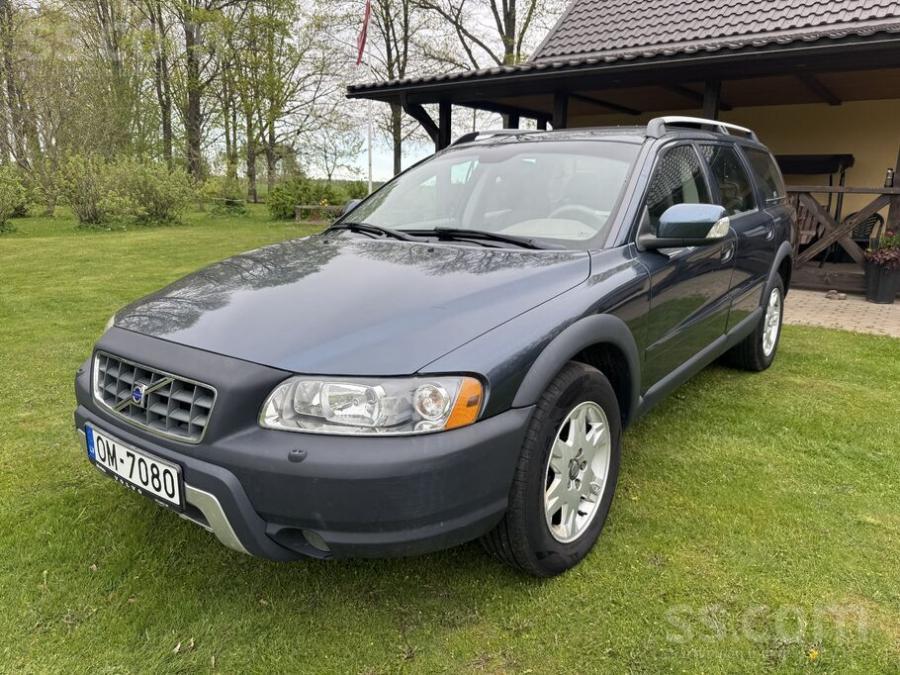 Zils Volvo XC70 2008 Rīga, ar dzinēja tilpumu 2.50 L un nobraukumu 215 tūkst. km par 4490 €, foto 1 vietnē AUTOMOTO.COM.LV