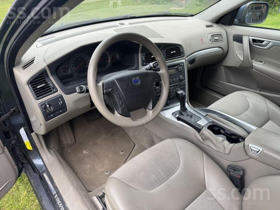 Zils Volvo XC70 2008 Rīga, ar dzinēja tilpumu 2.50 L un nobraukumu 215 tūkst. km par 4490 €, foto 5 vietnē AUTOMOTO.COM.LV