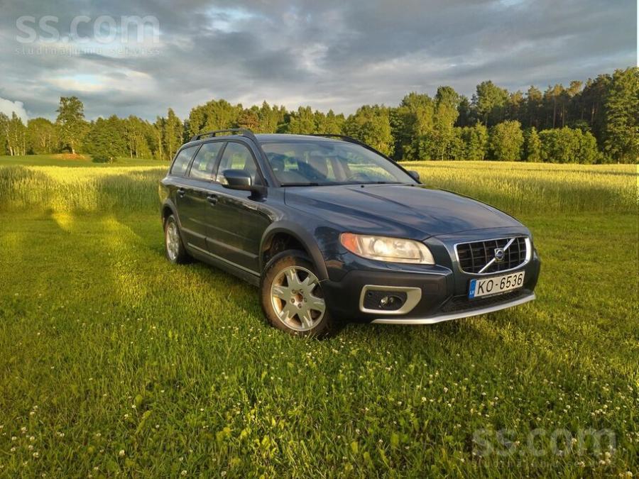 Blue Volvo XC70 2008 in Jekabpils, with an engine capacity of 2.40 L and mileage of 380 thousand km for 5500 €, photo 1 on AUTOMOTO.COM.LV