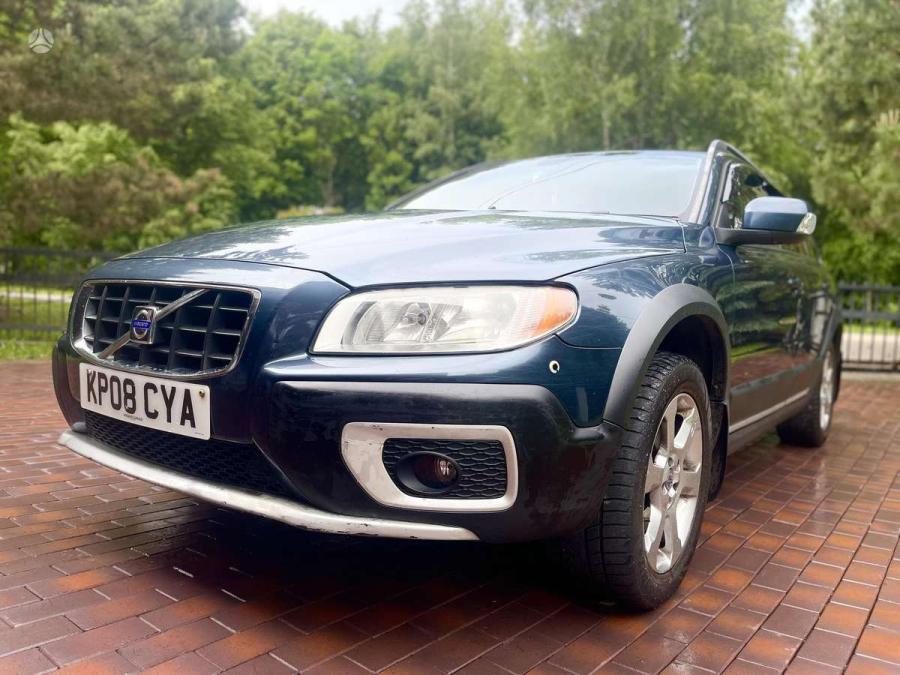 Blue Volvo XC70 2008 in Siauliai, with an engine capacity of 2.40 L and mileage of 225 thousand km for 2950 €, photo 1 on AUTOMOTO.COM.LV