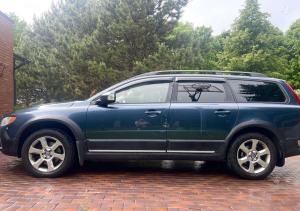 Blue Volvo XC70 2008 in Siauliai, with an engine capacity of 2.40 L and mileage of 225 thousand km for 2950 €, photo 5 on AUTOMOTO.COM.LV