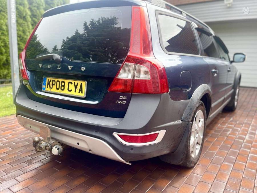 Blue Volvo XC70 2008 in Siauliai, with an engine capacity of 2.40 L and mileage of 225 thousand km for 2950 €, photo 8 on AUTOMOTO.COM.LV