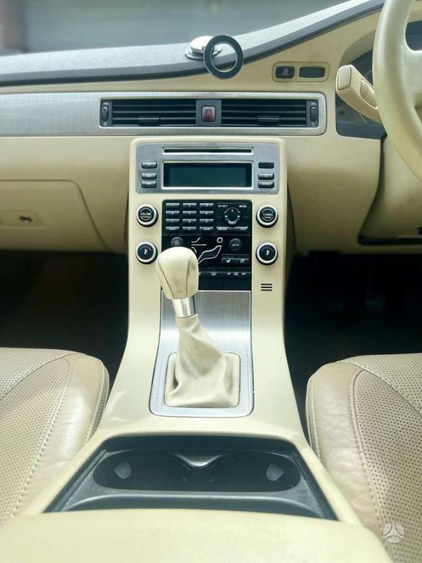 Zils Volvo XC70 2008 Šauļi, ar dzinēja tilpumu 2.40 L un nobraukumu 225 tūkst. km par 2950 €, foto 9 vietnē AUTOMOTO.COM.LV