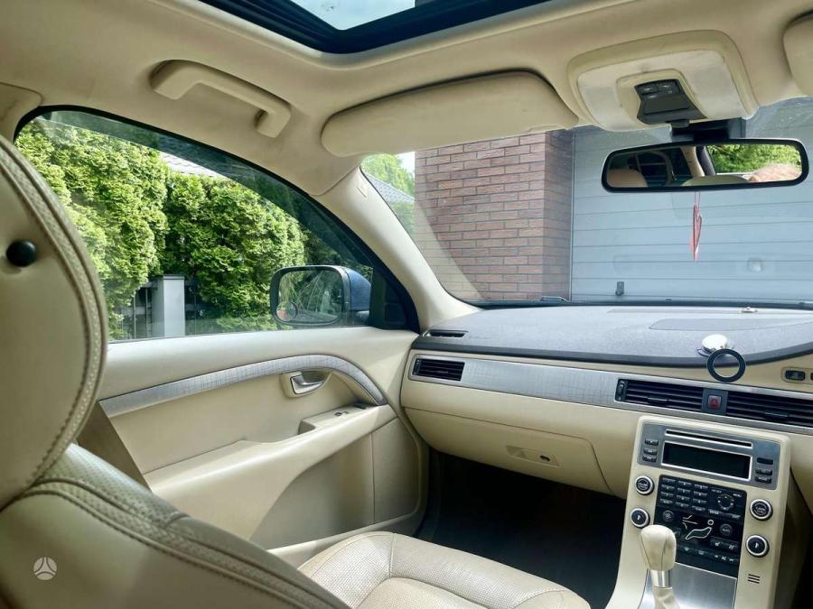 Blue Volvo XC70 2008 in Siauliai, with an engine capacity of 2.40 L and mileage of 225 thousand km for 2950 €, photo 11 on AUTOMOTO.COM.LV