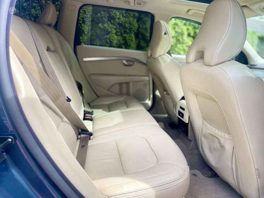 Blue Volvo XC70 2008 in Siauliai, with an engine capacity of 2.40 L and mileage of 225 thousand km for 2950 €, photo 14 on AUTOMOTO.COM.LV