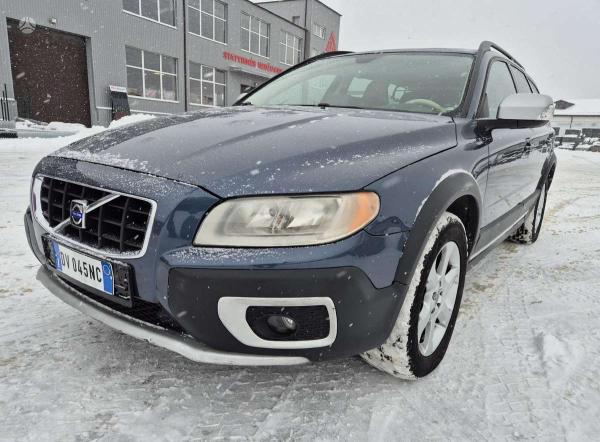 Blue Volvo XC70 2009 in Panevezys, with an engine capacity of 2.40 L and mileage of 271 thousand km for 4999 €, photo 2 on AUTOMOTO.COM.LV