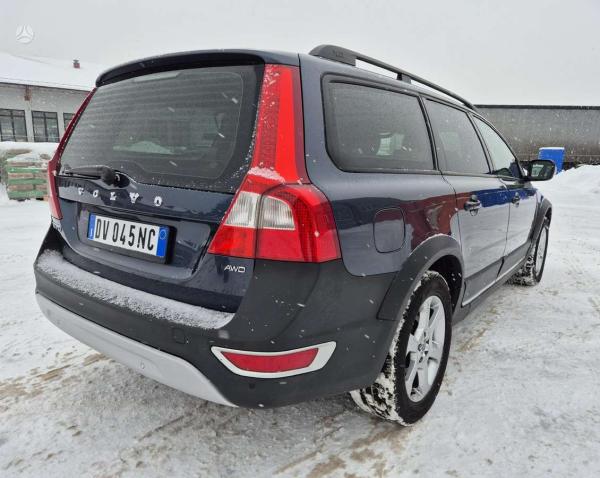 Blue Volvo XC70 2009 in Panevezys, with an engine capacity of 2.40 L and mileage of 271 thousand km for 4999 €, photo 5 on AUTOMOTO.COM.LV