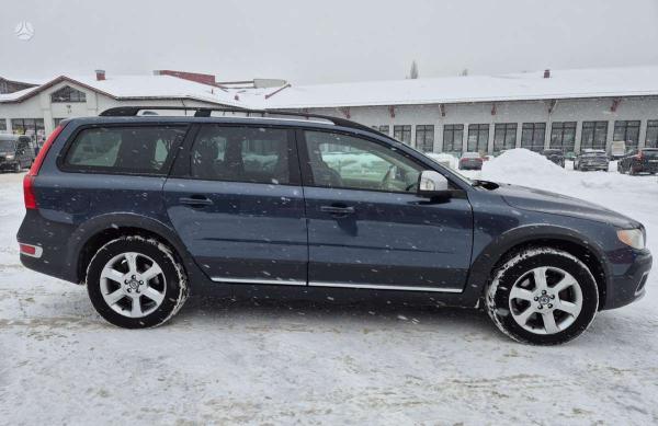 Blue Volvo XC70 2009 in Panevezys, with an engine capacity of 2.40 L and mileage of 271 thousand km for 4999 €, photo 6 on AUTOMOTO.COM.LV