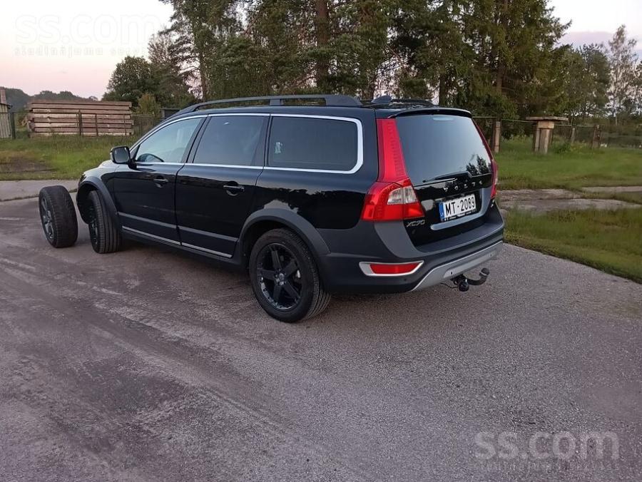 Blue Volvo XC70 2009 in Gulbene, with an engine capacity of 2.40 L and mileage of 385 thousand km for 4500 €, photo 5 on AUTOMOTO.COM.LV