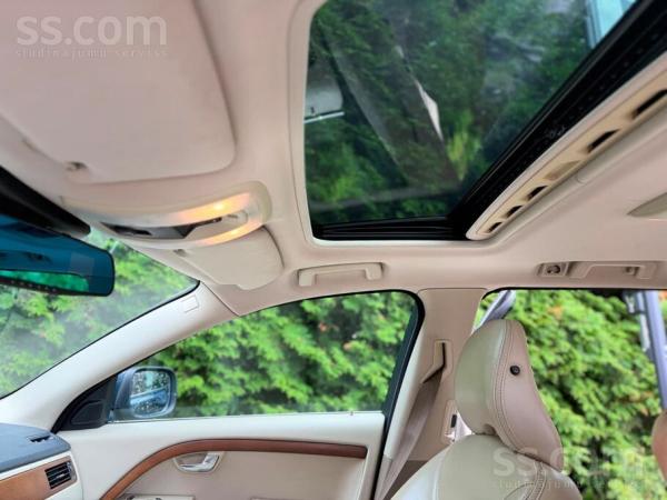 Zils Volvo XC70 2009 Rīga, ar dzinēja tilpumu 2.40 L un nobraukumu 296 tūkst. km par 7000 €, foto 9 vietnē AUTOMOTO.COM.LV