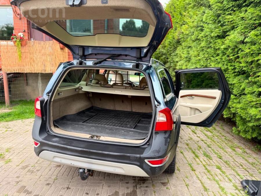 Blue Volvo XC70 2009 in Riga, with an engine capacity of 2.40 L and mileage of 296 thousand km for 7000 €, photo 16 on AUTOMOTO.COM.LV