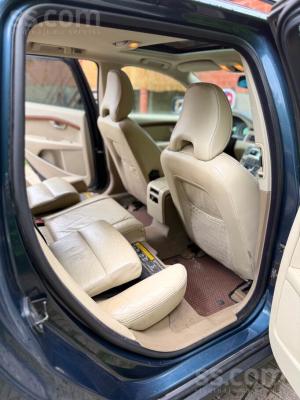 Blue Volvo XC70 2009 in Riga, with an engine capacity of 2.40 L and mileage of 296 thousand km for 7000 €, photo 17 on AUTOMOTO.COM.LV