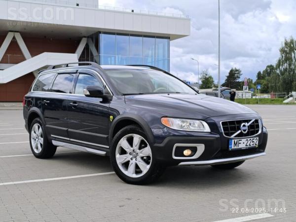 Zils Volvo XC70 2010 Rēzekne, ar dzinēja tilpumu 2.40 L un nobraukumu 329 tūkst. km par 7500 €, foto 1 vietnē AUTOMOTO.COM.LV