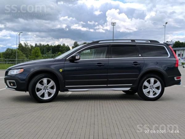 Zils Volvo XC70 2010 Rēzekne, ar dzinēja tilpumu 2.40 L un nobraukumu 329 tūkst. km par 7500 €, foto 3 vietnē AUTOMOTO.COM.LV