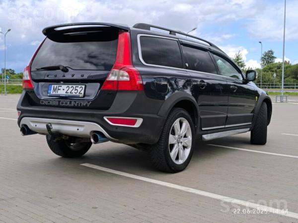 Zils Volvo XC70 2010 Rēzekne, ar dzinēja tilpumu 2.40 L un nobraukumu 329 tūkst. km par 7500 €, foto 7 vietnē AUTOMOTO.COM.LV