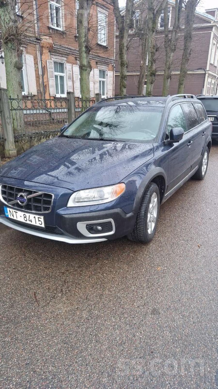 Zils Volvo XC70 2010 Rīga, ar dzinēja tilpumu 2.40 L un nobraukumu 295 tūkst. km par 9300 €, foto 10 vietnē AUTOMOTO.COM.LV
