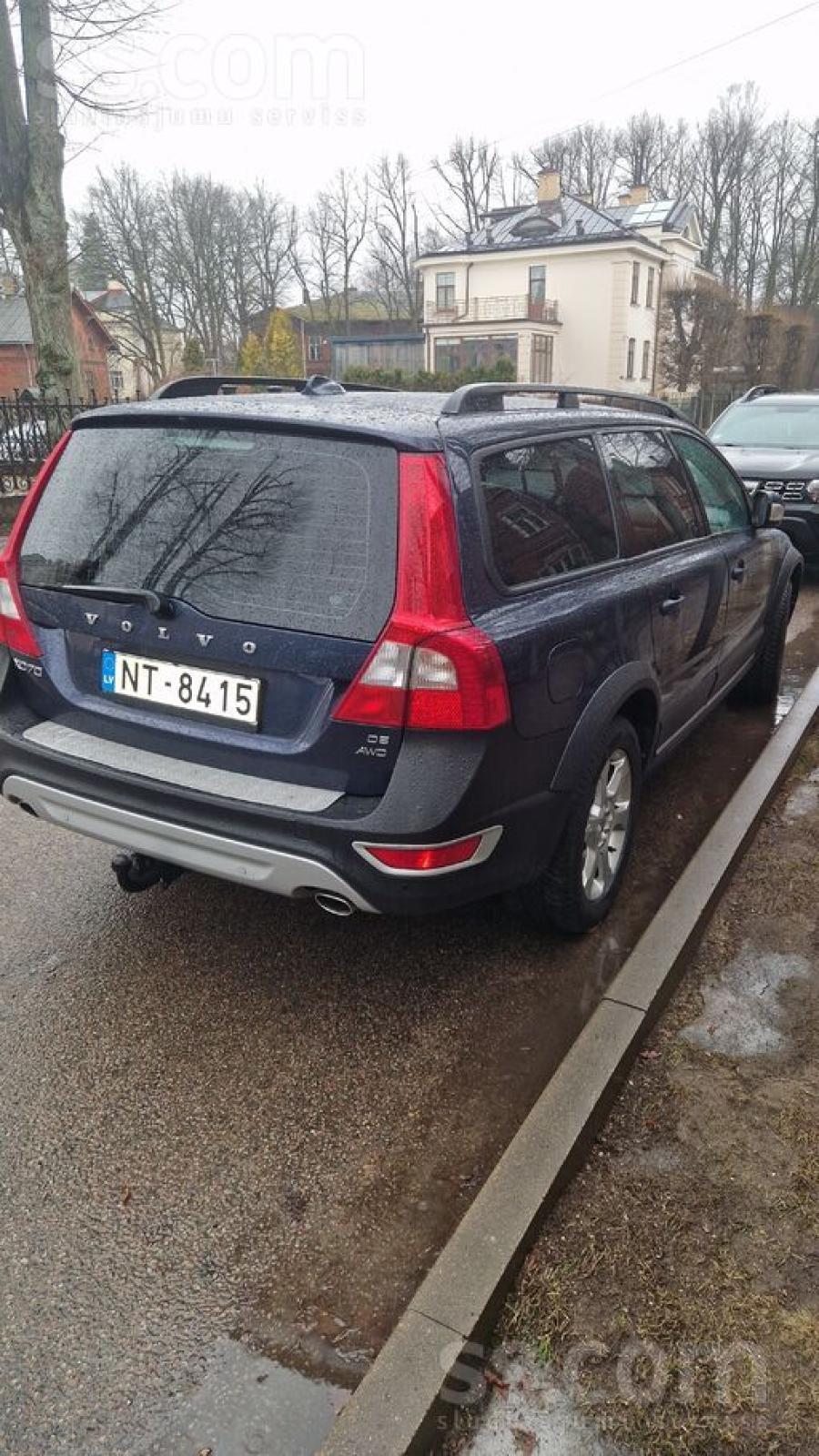 Zils Volvo XC70 2010 Rīga, ar dzinēja tilpumu 2.40 L un nobraukumu 295 tūkst. km par 9300 €, foto 12 vietnē AUTOMOTO.COM.LV