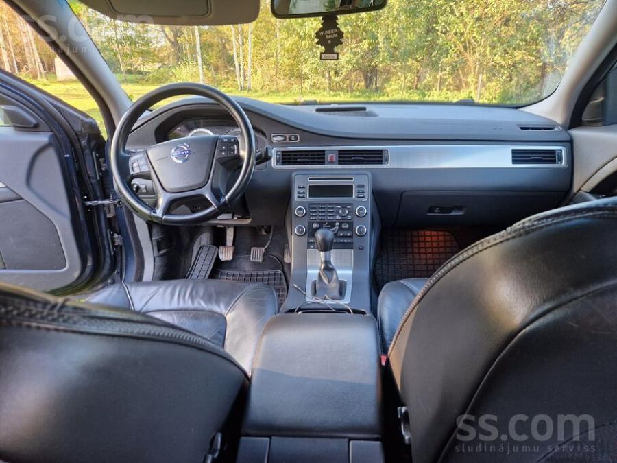 Zils Volvo XC70 2010 Rīga, ar dzinēja tilpumu 2.40 L un nobraukumu 295 tūkst. km par 9300 €, foto 14 vietnē AUTOMOTO.COM.LV