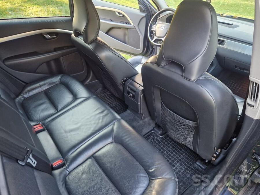 Zils Volvo XC70 2010 Rīga, ar dzinēja tilpumu 2.40 L un nobraukumu 295 tūkst. km par 9300 €, foto 15 vietnē AUTOMOTO.COM.LV