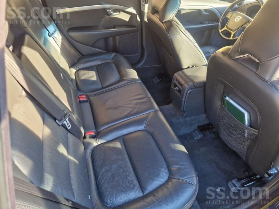 Zils Volvo XC70 2010 Rīga, ar dzinēja tilpumu 2.40 L un nobraukumu 295 tūkst. km par 9300 €, foto 17 vietnē AUTOMOTO.COM.LV