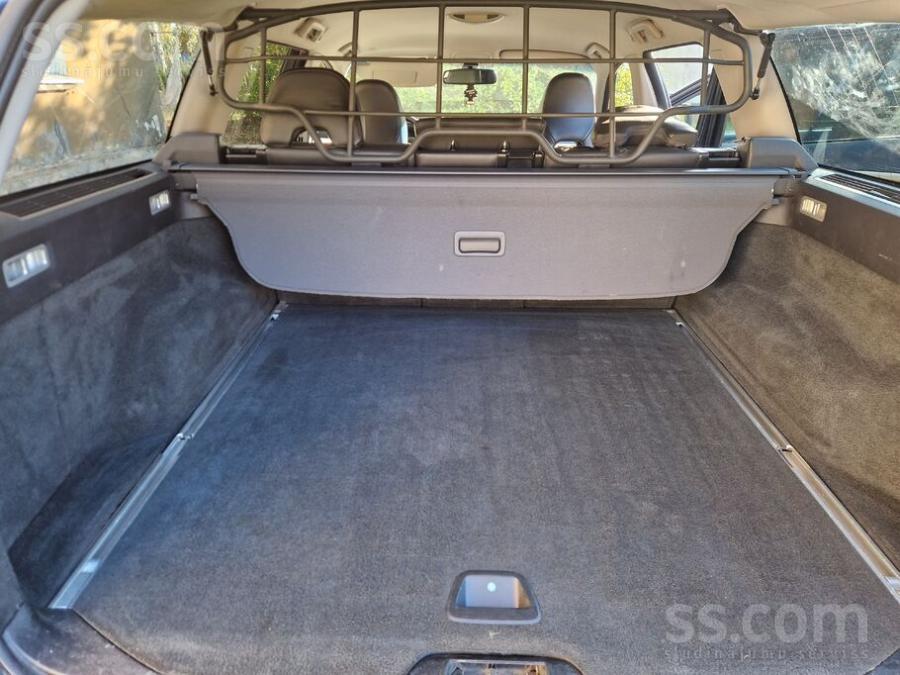 Zils Volvo XC70 2010 Rīga, ar dzinēja tilpumu 2.40 L un nobraukumu 295 tūkst. km par 9300 €, foto 18 vietnē AUTOMOTO.COM.LV