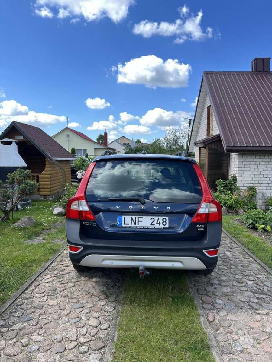 Zils Volvo XC70 2010 Šalčininkai, ar dzinēja tilpumu 2.40 L un nobraukumu 284 tūkst. km par 5400 €, foto 5 vietnē AUTOMOTO.COM.LV