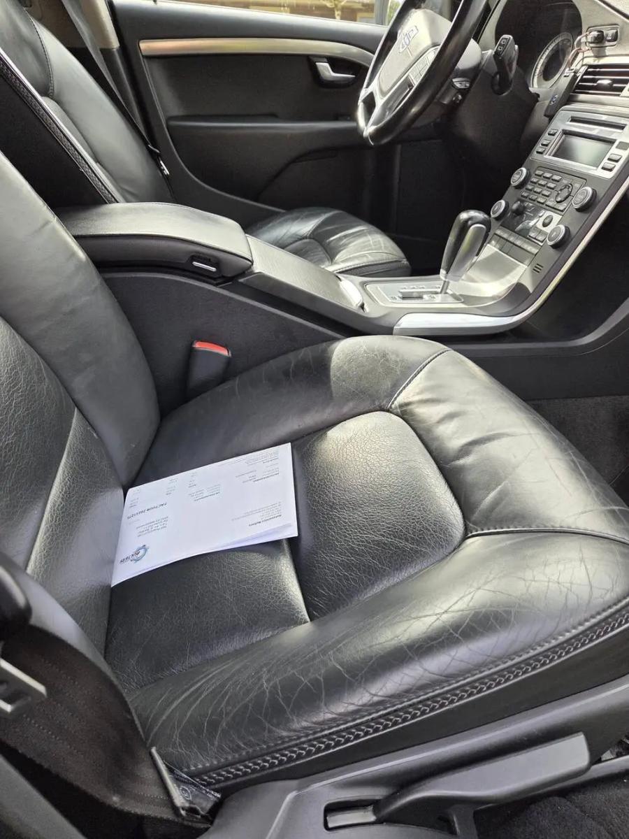 Blue Volvo XC70 2010 in Jurmala, with an engine capacity of 2.00 L and mileage of 340 thousand km for 7450 €, photo 6 on AUTOMOTO.COM.LV