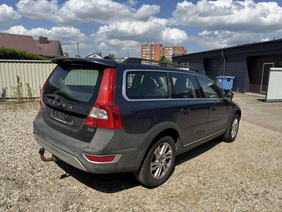 Blue Volvo XC70 2010 in Alytus, with an engine capacity of 2.00 L and mileage of 285 thousand km for 6750 €, photo 5 on AUTOMOTO.COM.LV